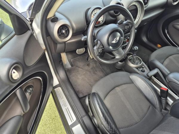 Grey MINI Countryman 2011 in Riga, with an engine capacity of 2.00 L and mileage of 170 thousand km for 7500 €, photo 9 on AUTOMOTO.COM.LV