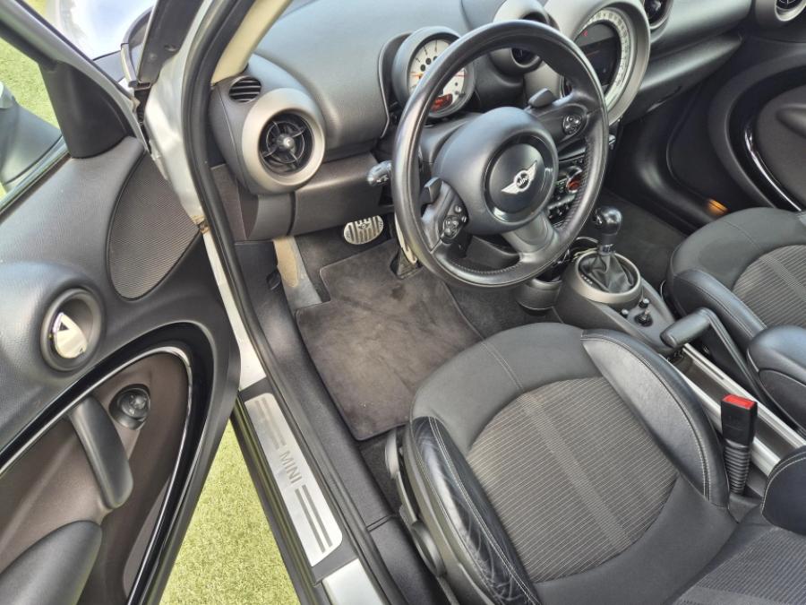 Pelēks MINI Countryman 2011 Rīga, ar dzinēja tilpumu 2.00 L un nobraukumu 170 tūkst. km par 7500 €, foto 10 vietnē AUTOMOTO.COM.LV