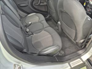 Pelēks MINI Countryman 2011 Rīga, ar dzinēja tilpumu 2.00 L un nobraukumu 170 tūkst. km par 7500 €, foto 20 vietnē AUTOMOTO.COM.LV