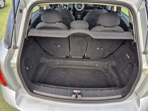 Pelēks MINI Countryman 2011 Rīga, ar dzinēja tilpumu 2.00 L un nobraukumu 170 tūkst. km par 7500 €, foto 22 vietnē AUTOMOTO.COM.LV