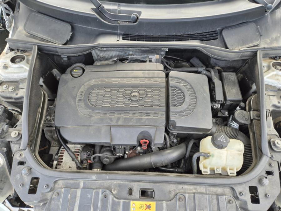 Pelēks MINI Countryman 2011 Rīga, ar dzinēja tilpumu 2.00 L un nobraukumu 170 tūkst. km par 7500 €, foto 23 vietnē AUTOMOTO.COM.LV