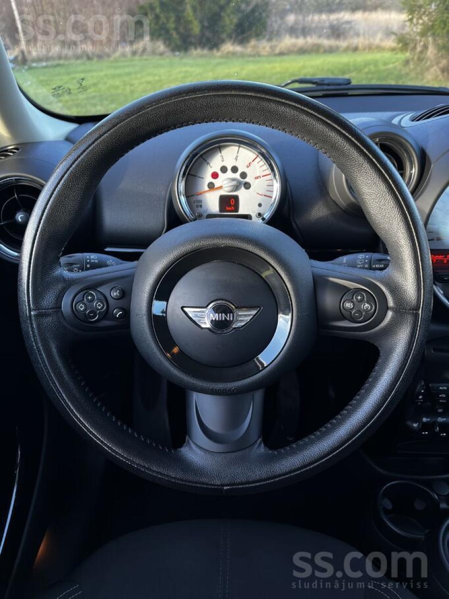 Pelēks MINI Countryman 2012 Rīga, ar dzinēja tilpumu 1.60 L un nobraukumu 228 tūkst. km par 5799 €, foto 14 vietnē AUTOMOTO.COM.LV