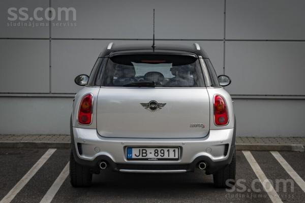 Pelēks MINI Countryman 2012 Rīga, ar dzinēja tilpumu 1.60 L un nobraukumu 88 tūkst. km par 8950 €, foto 5 vietnē AUTOMOTO.COM.LV