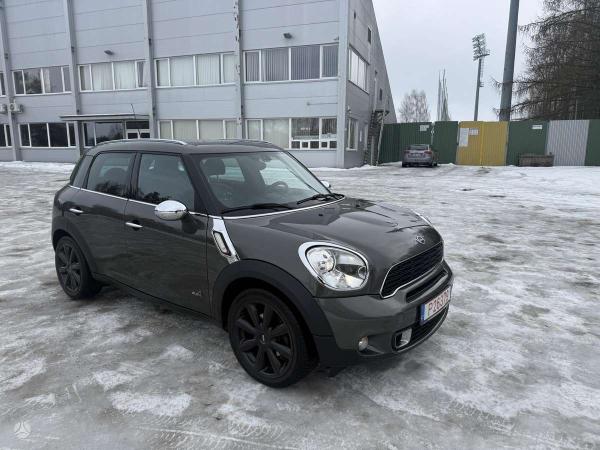 Grey MINI Countryman 2013 in Marijampole, with an engine capacity of 2.00 L and mileage of 227 thousand km for 6900 €, photo 4 on AUTOMOTO.COM.LV