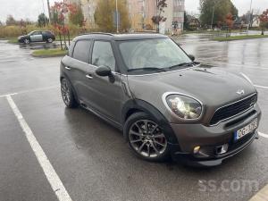 Pelēks MINI Countryman 2014 Jelgava, ar dzinēja tilpumu 2.00 L un nobraukumu 277 tūkst. km par 10999 €, foto 5 vietnē AUTOMOTO.COM.LV