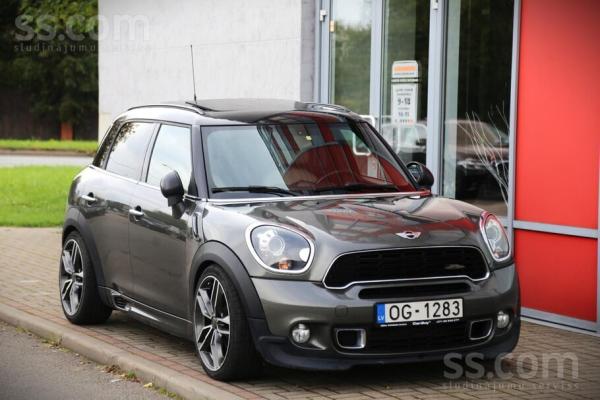 Grey MINI Countryman 2014 in Riga, with an engine capacity of 2.00 L and mileage of 286 thousand km for 7995 €, photo 5 on AUTOMOTO.COM.LV