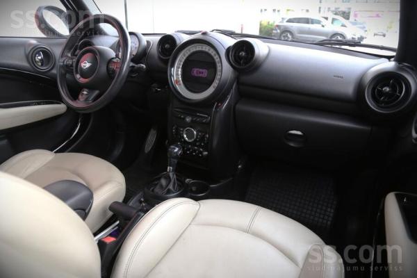 Grey MINI Countryman 2014 in Riga, with an engine capacity of 2.00 L and mileage of 286 thousand km for 7995 €, photo 11 on AUTOMOTO.COM.LV