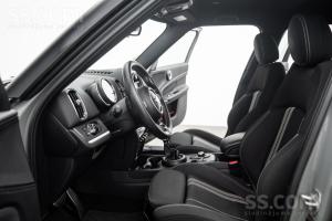 Pelēks MINI Countryman 2016 Tallina, ar dzinēja tilpumu 1.50 L un nobraukumu 107 tūkst. km par 13999 €, foto 8 vietnē AUTOMOTO.COM.LV