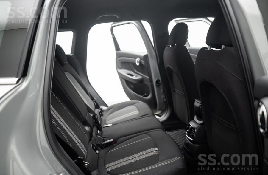 Pelēks MINI Countryman 2016 Tallina, ar dzinēja tilpumu 1.50 L un nobraukumu 107 tūkst. km par 13999 €, foto 10 vietnē AUTOMOTO.COM.LV