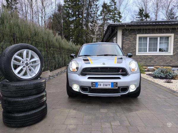 Grey MINI Countryman 2017 in Vilnius, with an engine capacity of 2.00 L and mileage of 102 thousand km for 13000 €, photo 2 on AUTOMOTO.COM.LV