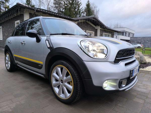 Grey MINI Countryman 2017 in Vilnius, with an engine capacity of 2.00 L and mileage of 102 thousand km for 13000 €, photo 3 on AUTOMOTO.COM.LV