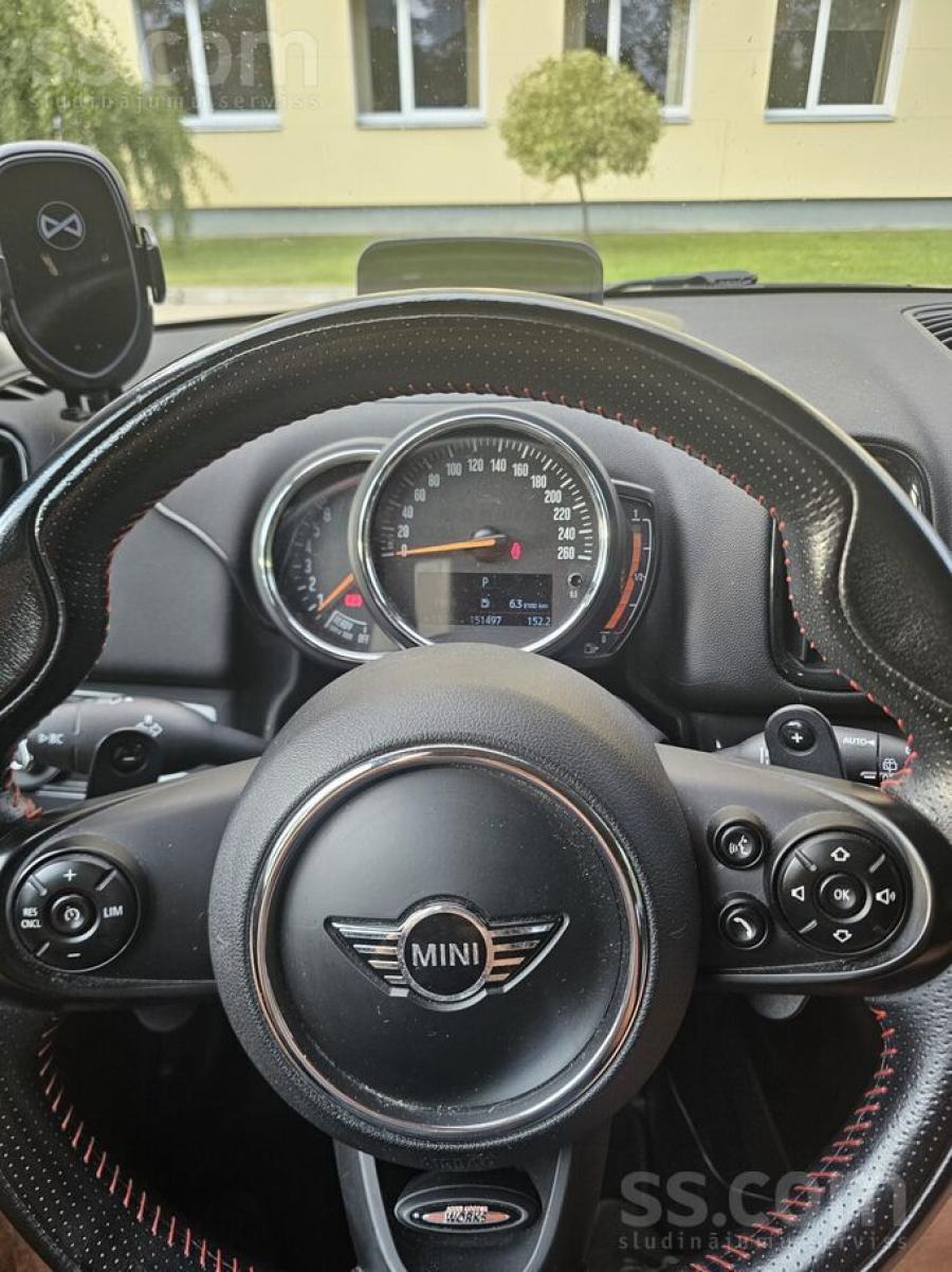 Pelēks MINI Countryman 2018 Krāslava, ar dzinēja tilpumu 2.00 L un nobraukumu 152 tūkst. km par 16700 €, foto 3 vietnē AUTOMOTO.COM.LV