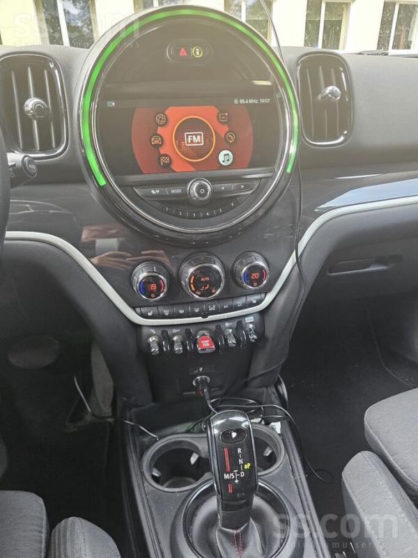 Pelēks MINI Countryman 2018 Krāslava, ar dzinēja tilpumu 2.00 L un nobraukumu 152 tūkst. km par 16700 €, foto 3 vietnē AUTOMOTO.COM.LV