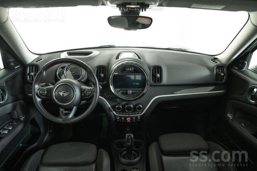 Grey MINI Countryman 2018 in Riga, with an engine capacity of 2.00 L and mileage of 153 thousand km for 15990 €, photo 7 on AUTOMOTO.COM.LV