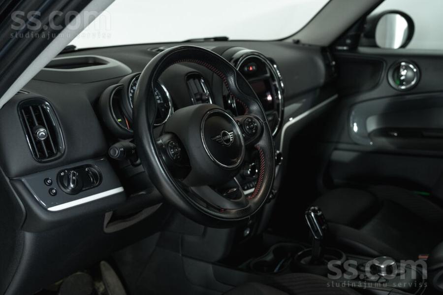 Grey MINI Countryman 2018 in Riga, with an engine capacity of 2.00 L and mileage of 153 thousand km for 15990 €, photo 11 on AUTOMOTO.COM.LV