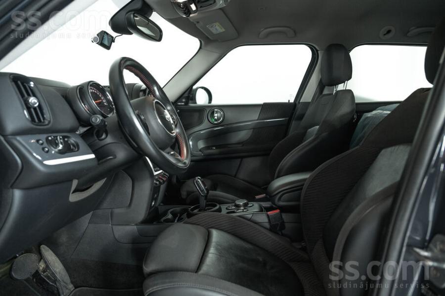 Grey MINI Countryman 2018 in Riga, with an engine capacity of 2.00 L and mileage of 153 thousand km for 15990 €, photo 13 on AUTOMOTO.COM.LV