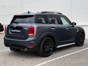 Grey MINI Countryman 2019 in Riga, with an engine capacity of 2.00 L and mileage of 0 thousand km for 18990 €, photo 3 on AUTOMOTO.COM.LV