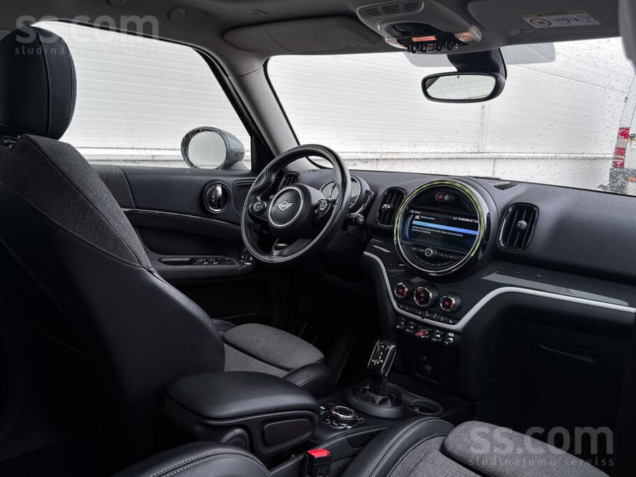 Grey MINI Countryman 2019 in Riga, with an engine capacity of 2.00 L and mileage of 0 thousand km for 18990 €, photo 23 on AUTOMOTO.COM.LV