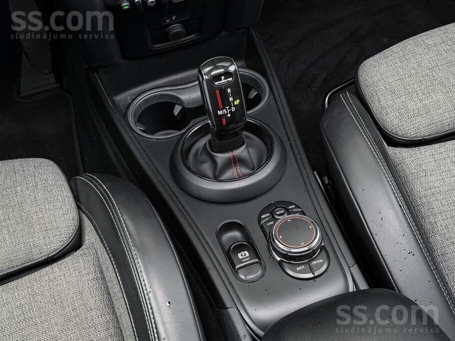 Grey MINI Countryman 2019 in Riga, with an engine capacity of 2.00 L and mileage of 0 thousand km for 18990 €, photo 33 on AUTOMOTO.COM.LV