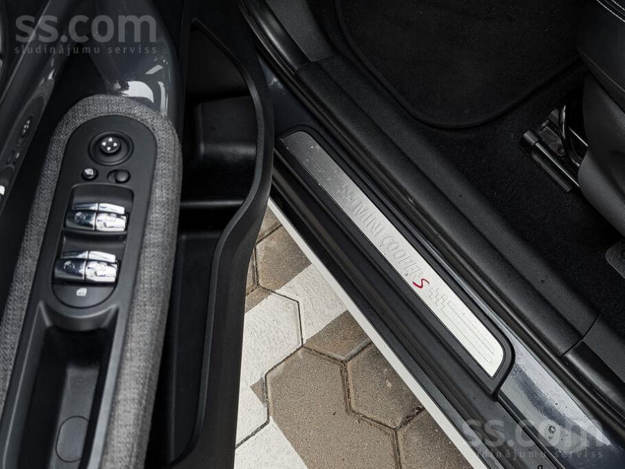 Grey MINI Countryman 2019 in Riga, with an engine capacity of 2.00 L and mileage of 0 thousand km for 18990 €, photo 34 on AUTOMOTO.COM.LV
