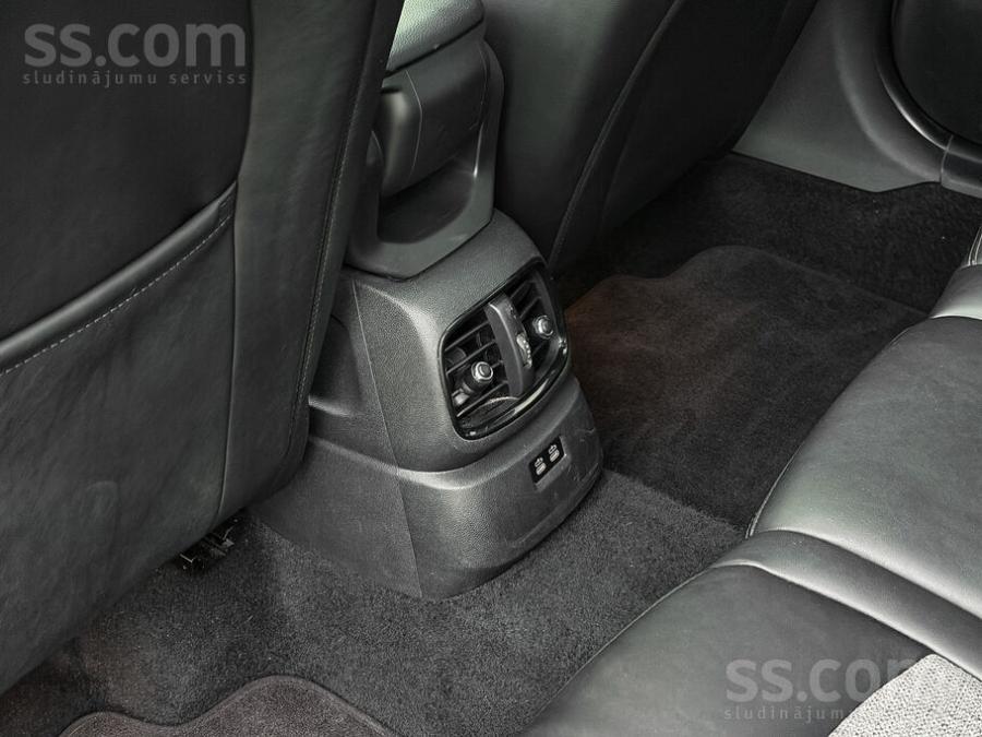 Grey MINI Countryman 2019 in Riga, with an engine capacity of 2.00 L and mileage of 0 thousand km for 18990 €, photo 35 on AUTOMOTO.COM.LV