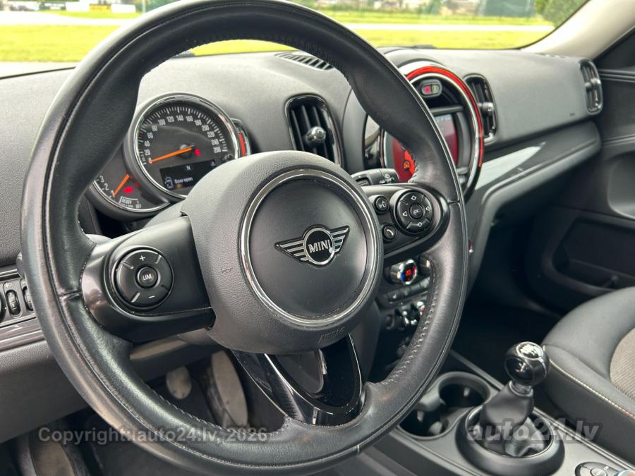 Pelēks MINI Countryman 2019 Rīga, ar dzinēja tilpumu 1.50 L un nobraukumu 99 tūkst. km par 13500 €, foto 9 vietnē AUTOMOTO.COM.LV