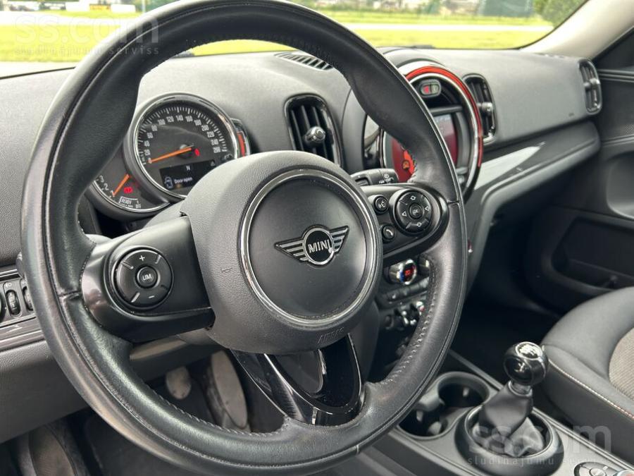 Pelēks MINI Countryman 2019 Rīga, ar dzinēja tilpumu 1.50 L un nobraukumu 99 tūkst. km par 13500 €, foto 9 vietnē AUTOMOTO.COM.LV