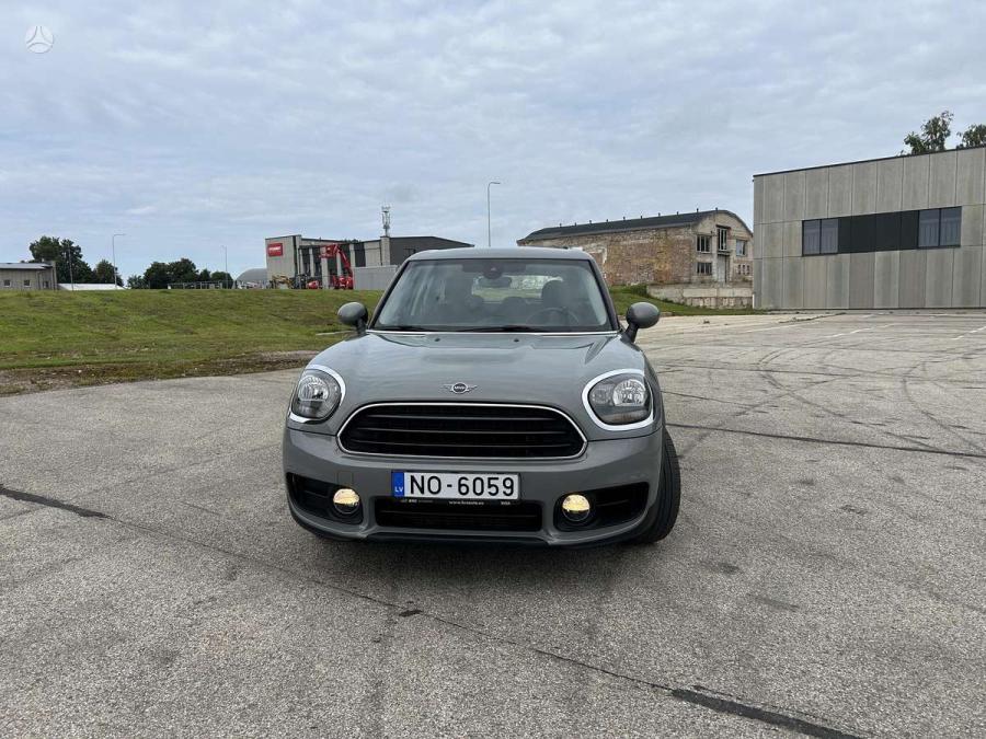 Grey MINI Countryman 2019 in Riga, with an engine capacity of 1.50 L and mileage of 99 thousand km for 13500 €, photo 3 on AUTOMOTO.COM.LV