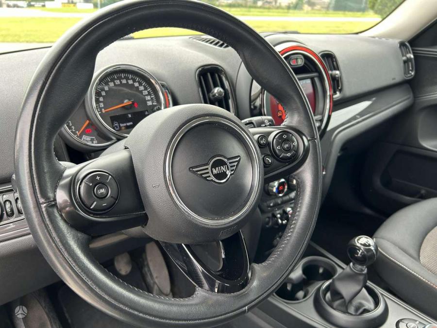 Grey MINI Countryman 2019 in Riga, with an engine capacity of 1.50 L and mileage of 99 thousand km for 13500 €, photo 9 on AUTOMOTO.COM.LV