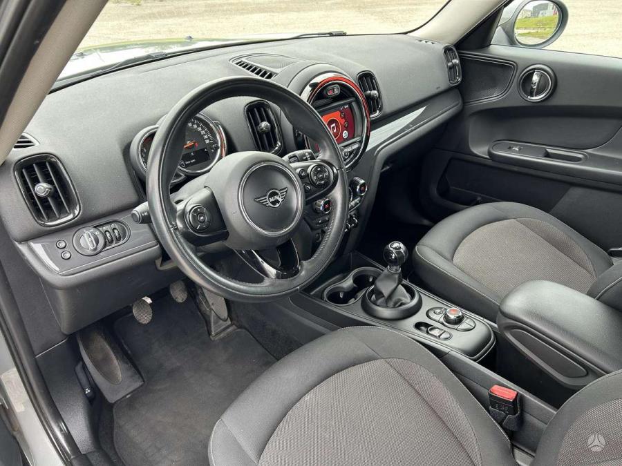 Grey MINI Countryman 2019 in Riga, with an engine capacity of 1.50 L and mileage of 99 thousand km for 13500 €, photo 13 on AUTOMOTO.COM.LV