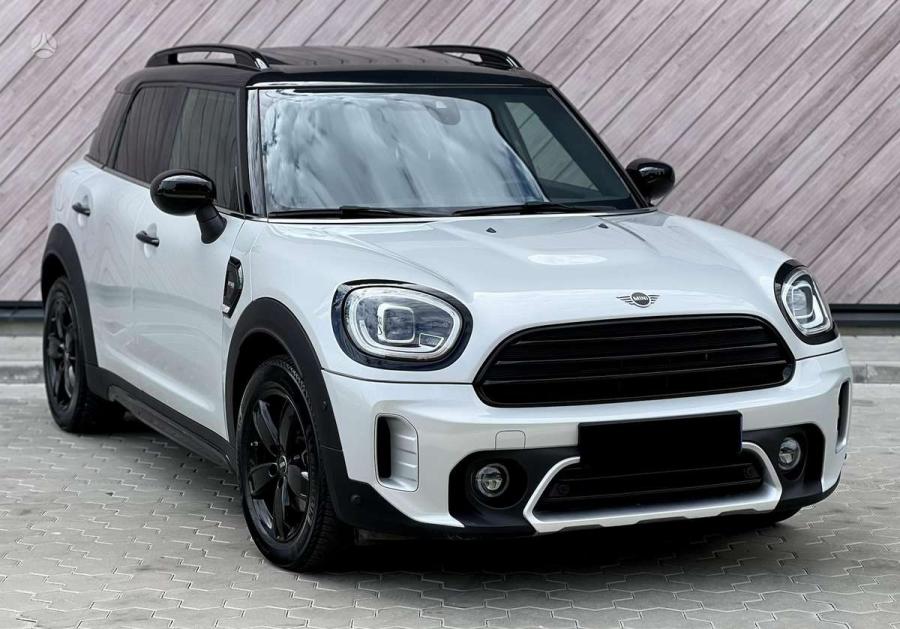 Grey MINI Countryman 2020 in Panevezys, with an engine capacity of 2.00 L and mileage of 110 thousand km for 17999 €, photo 1 on AUTOMOTO.COM.LV