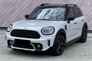 Grey MINI Countryman 2020 in Panevezys, with an engine capacity of 2.00 L and mileage of 110 thousand km for 17999 €, photo 3 on AUTOMOTO.COM.LV