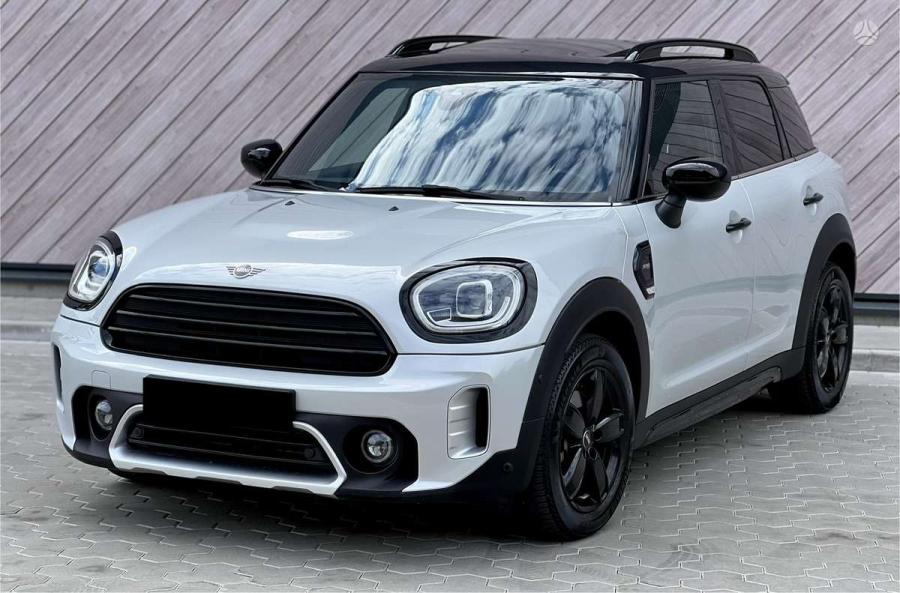 Grey MINI Countryman 2020 in Panevezys, with an engine capacity of 2.00 L and mileage of 110 thousand km for 17999 €, photo 3 on AUTOMOTO.COM.LV