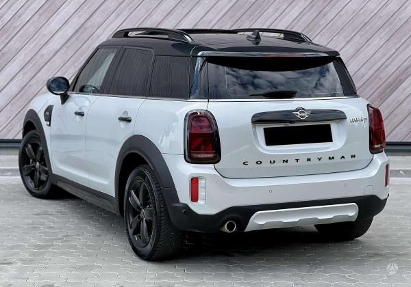 Grey MINI Countryman 2020 in Panevezys, with an engine capacity of 2.00 L and mileage of 110 thousand km for 17999 €, photo 4 on AUTOMOTO.COM.LV