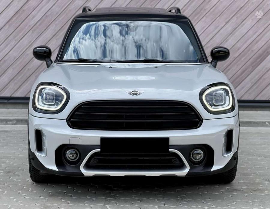 Grey MINI Countryman 2020 in Panevezys, with an engine capacity of 2.00 L and mileage of 110 thousand km for 17999 €, photo 7 on AUTOMOTO.COM.LV