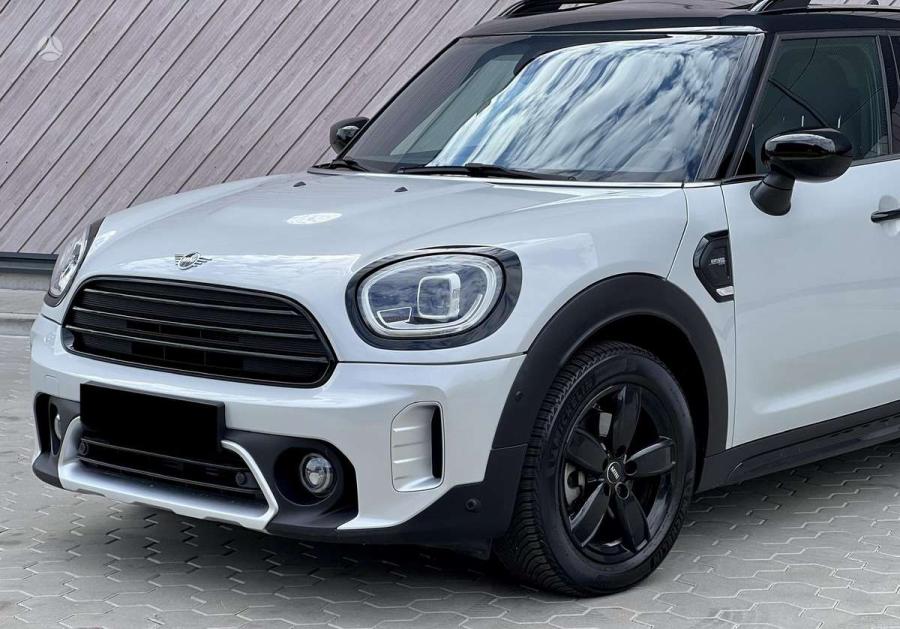 Grey MINI Countryman 2020 in Panevezys, with an engine capacity of 2.00 L and mileage of 110 thousand km for 17999 €, photo 8 on AUTOMOTO.COM.LV