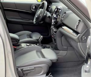 Grey MINI Countryman 2020 in Panevezys, with an engine capacity of 2.00 L and mileage of 110 thousand km for 17999 €, photo 22 on AUTOMOTO.COM.LV