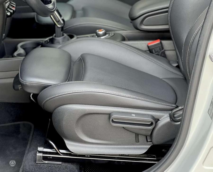 Grey MINI Countryman 2020 in Panevezys, with an engine capacity of 2.00 L and mileage of 110 thousand km for 17999 €, photo 23 on AUTOMOTO.COM.LV