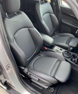 Grey MINI Countryman 2020 in Panevezys, with an engine capacity of 2.00 L and mileage of 110 thousand km for 17999 €, photo 25 on AUTOMOTO.COM.LV