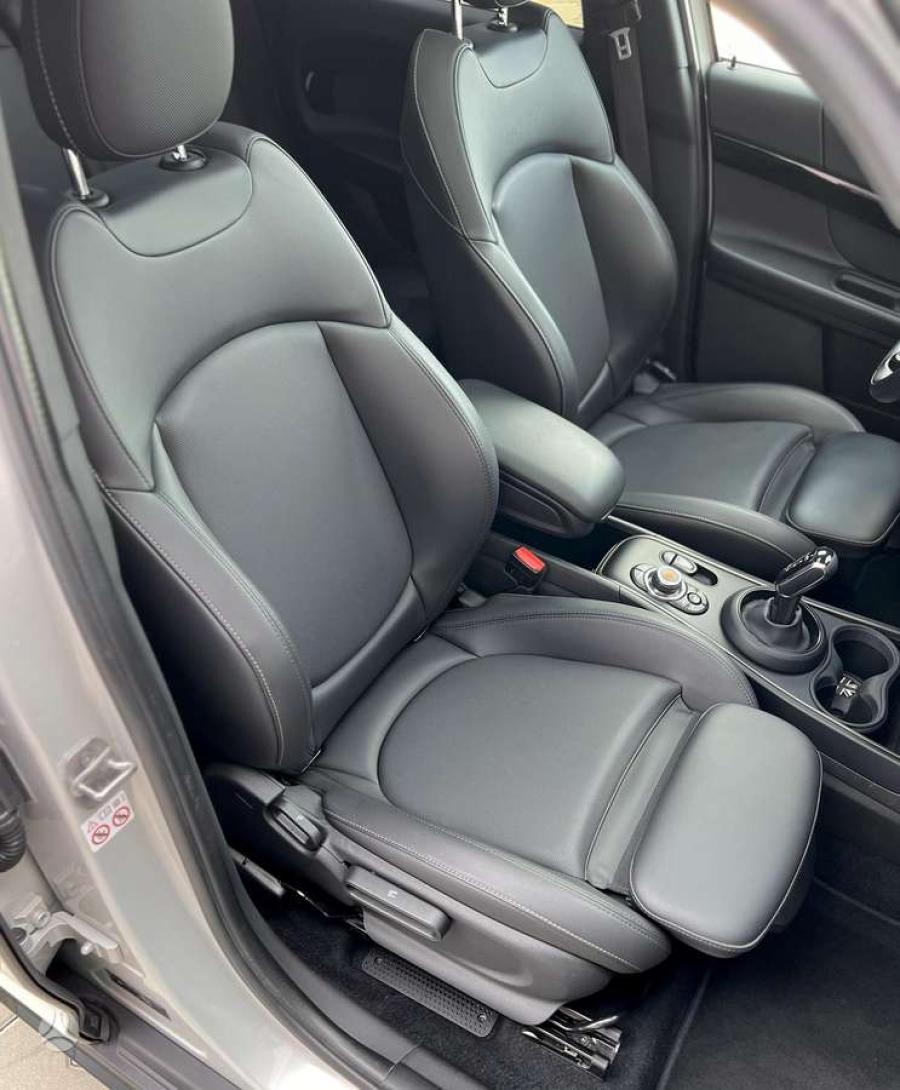 Grey MINI Countryman 2020 in Panevezys, with an engine capacity of 2.00 L and mileage of 110 thousand km for 17999 €, photo 25 on AUTOMOTO.COM.LV
