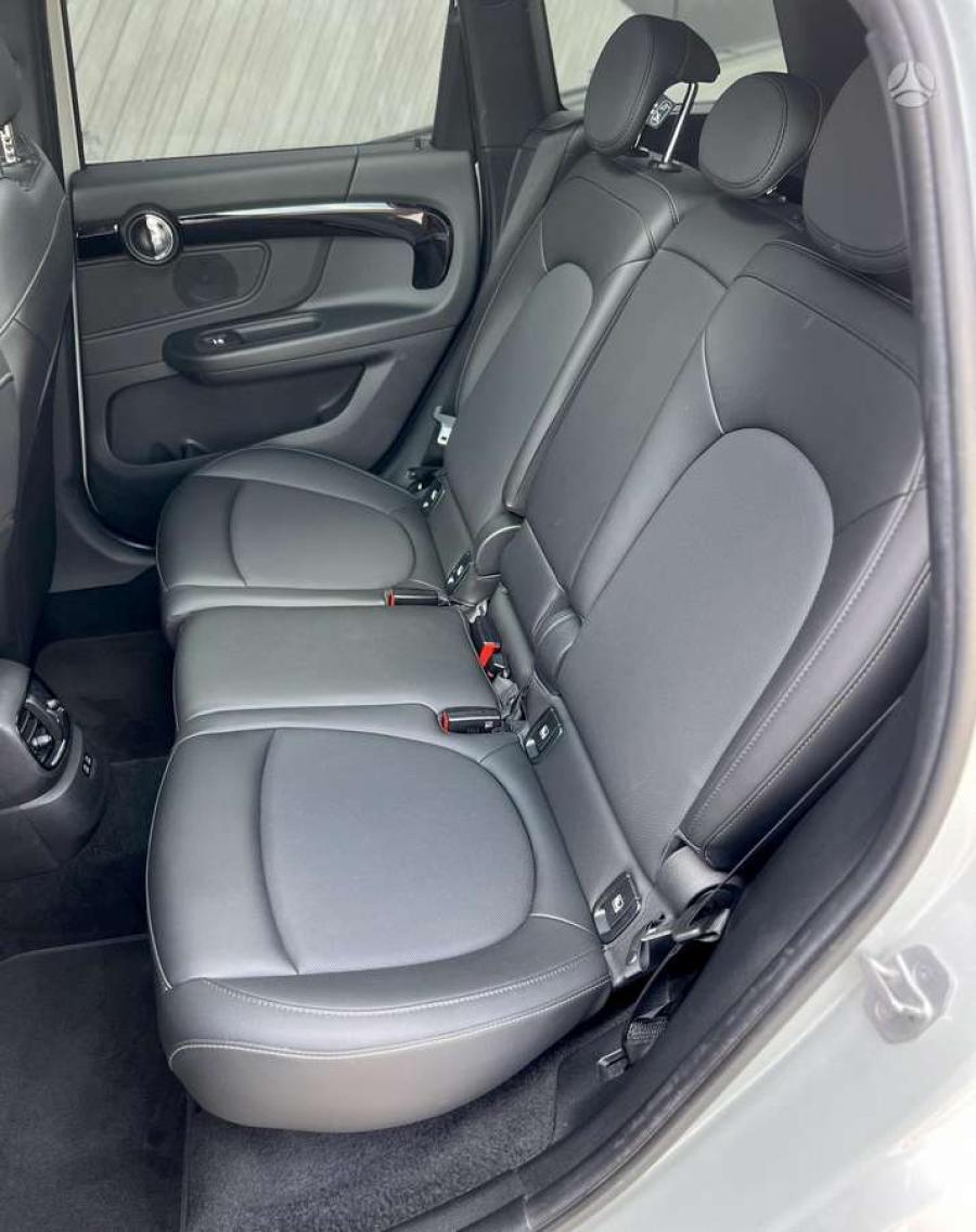 Grey MINI Countryman 2020 in Panevezys, with an engine capacity of 2.00 L and mileage of 110 thousand km for 17999 €, photo 27 on AUTOMOTO.COM.LV