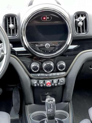 Grey MINI Countryman 2020 in Panevezys, with an engine capacity of 2.00 L and mileage of 110 thousand km for 17999 €, photo 29 on AUTOMOTO.COM.LV