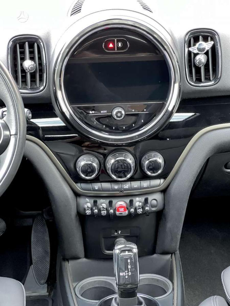 Grey MINI Countryman 2020 in Panevezys, with an engine capacity of 2.00 L and mileage of 110 thousand km for 17999 €, photo 29 on AUTOMOTO.COM.LV