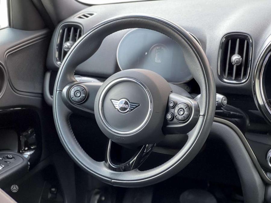 Grey MINI Countryman 2020 in Panevezys, with an engine capacity of 2.00 L and mileage of 110 thousand km for 17999 €, photo 30 on AUTOMOTO.COM.LV
