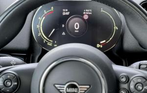 Grey MINI Countryman 2020 in Panevezys, with an engine capacity of 2.00 L and mileage of 110 thousand km for 17999 €, photo 32 on AUTOMOTO.COM.LV