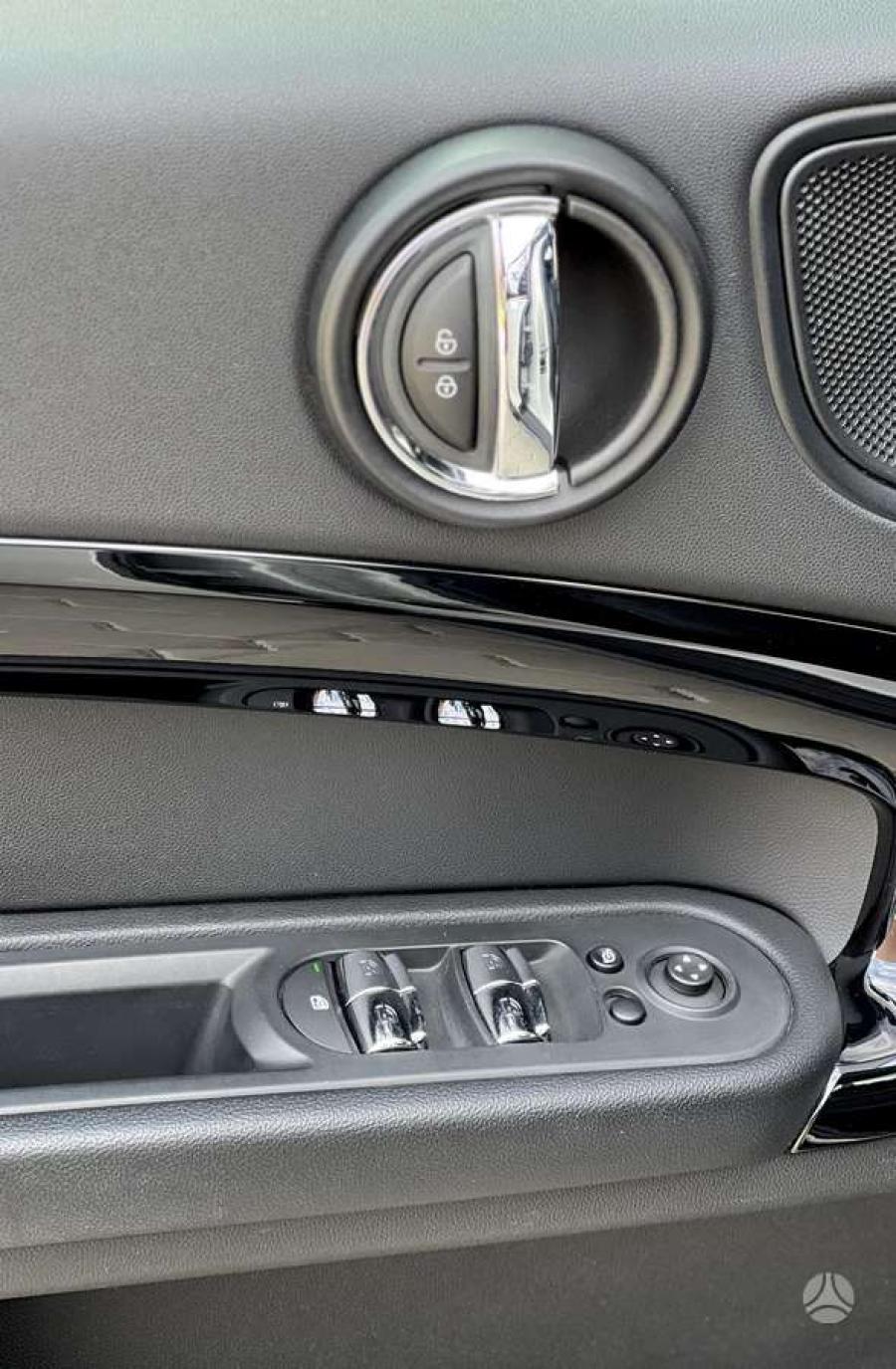 Grey MINI Countryman 2020 in Panevezys, with an engine capacity of 2.00 L and mileage of 110 thousand km for 17999 €, photo 37 on AUTOMOTO.COM.LV