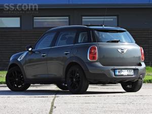 Grey MINI Countryman 2014 in Riga, with an engine capacity of 1.60 L and mileage of 291 thousand km for 6990 €, photo 6 on AUTOMOTO.COM.LV