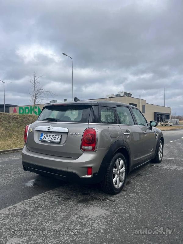Pelēks MINI Countryman 2017 Tallina, ar dzinēja tilpumu 1.50 L un nobraukumu 170 tūkst. km par 16500 €, foto 5 vietnē AUTOMOTO.COM.LV