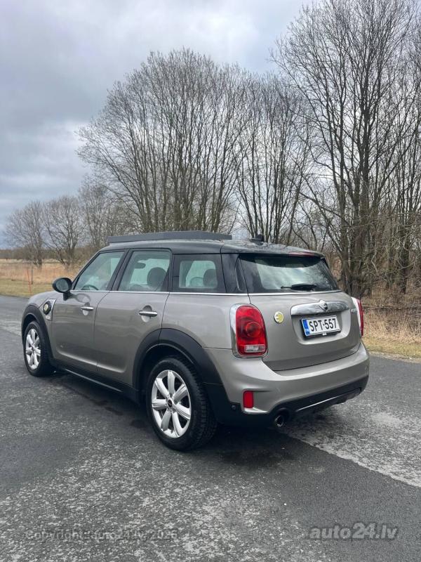 Pelēks MINI Countryman 2017 Tallina, ar dzinēja tilpumu 1.50 L un nobraukumu 170 tūkst. km par 16500 €, foto 6 vietnē AUTOMOTO.COM.LV