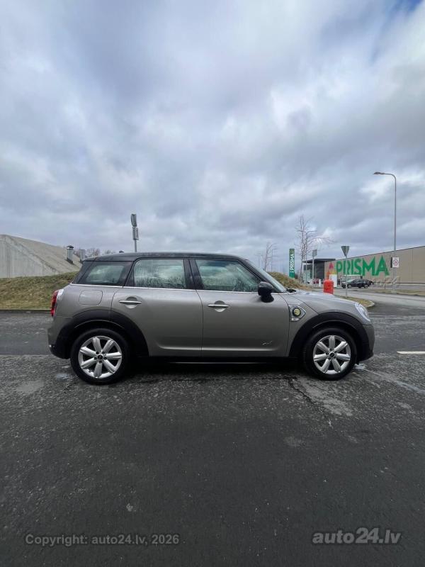 Pelēks MINI Countryman 2017 Tallina, ar dzinēja tilpumu 1.50 L un nobraukumu 170 tūkst. km par 16500 €, foto 7 vietnē AUTOMOTO.COM.LV
